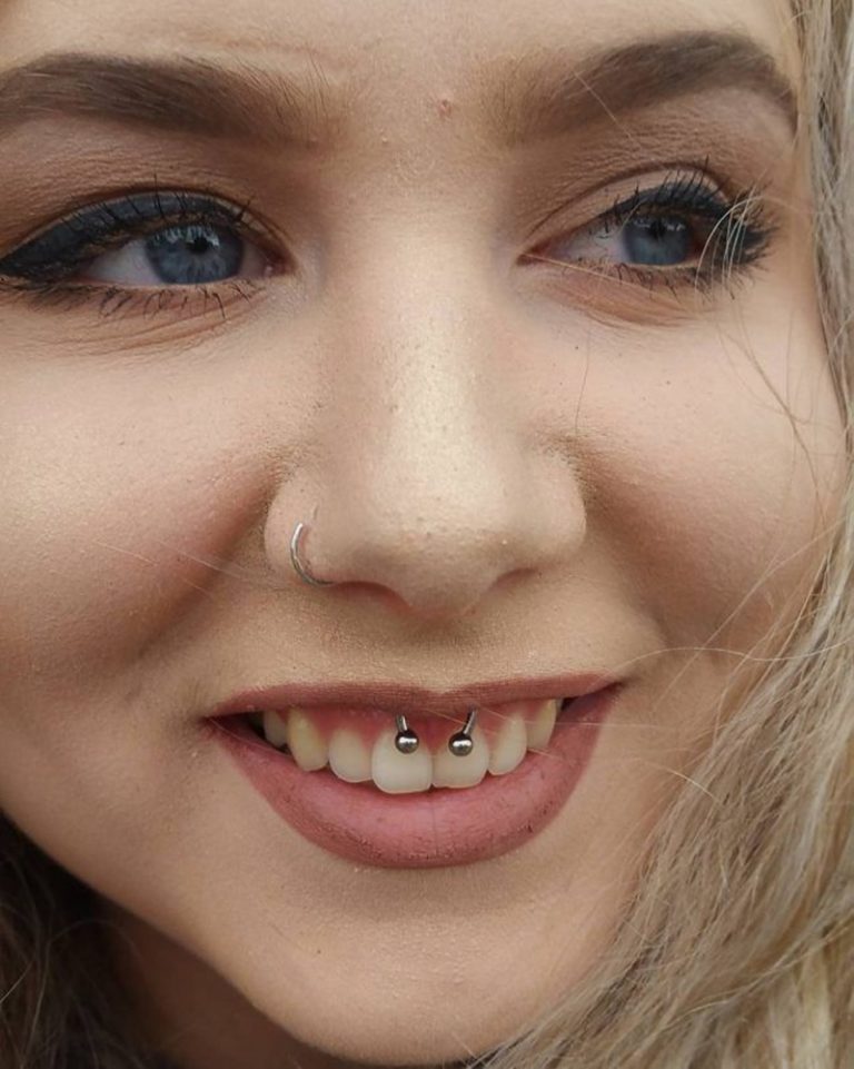5 Reasons to Get a Smiley Piercing [with 75+ Pictures] - Wild Tattoo Art