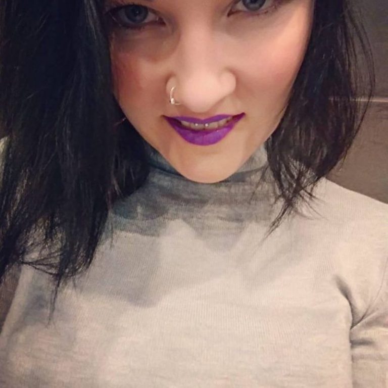 5 Reasons to Get a Smiley Piercing [with 75+ Pictures] - Wild Tattoo Art