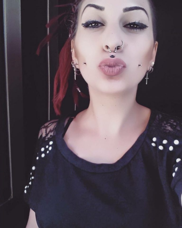 75+ Medusa Piercing Ideas: Pain & Healing Time (& Everything You Need ...