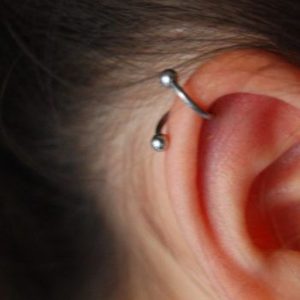 75 Helix Piercing Ideas That Look Great + Pain, Aftercare & Things To ...