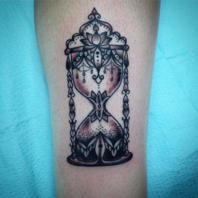 155 Eye-Catching Calf Tattoo Ideas to Flaunt Your Lower Leg - Wild ...